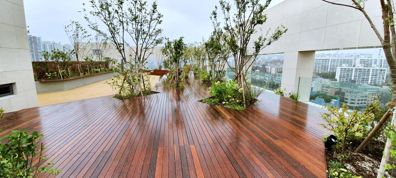 Walkways on Rooftops | ZinCo Green Roof Systems