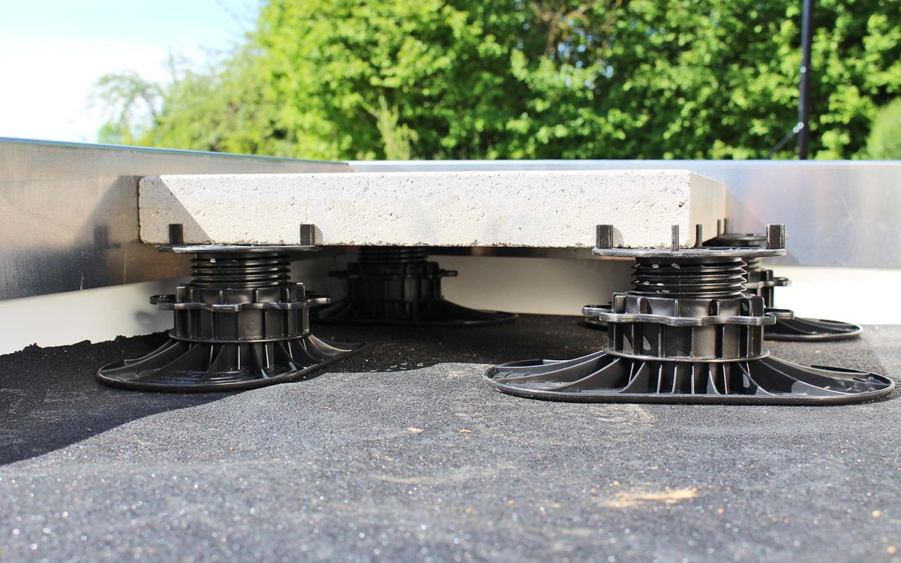 The new Elefeet® System | ZinCo Green Roof Systems