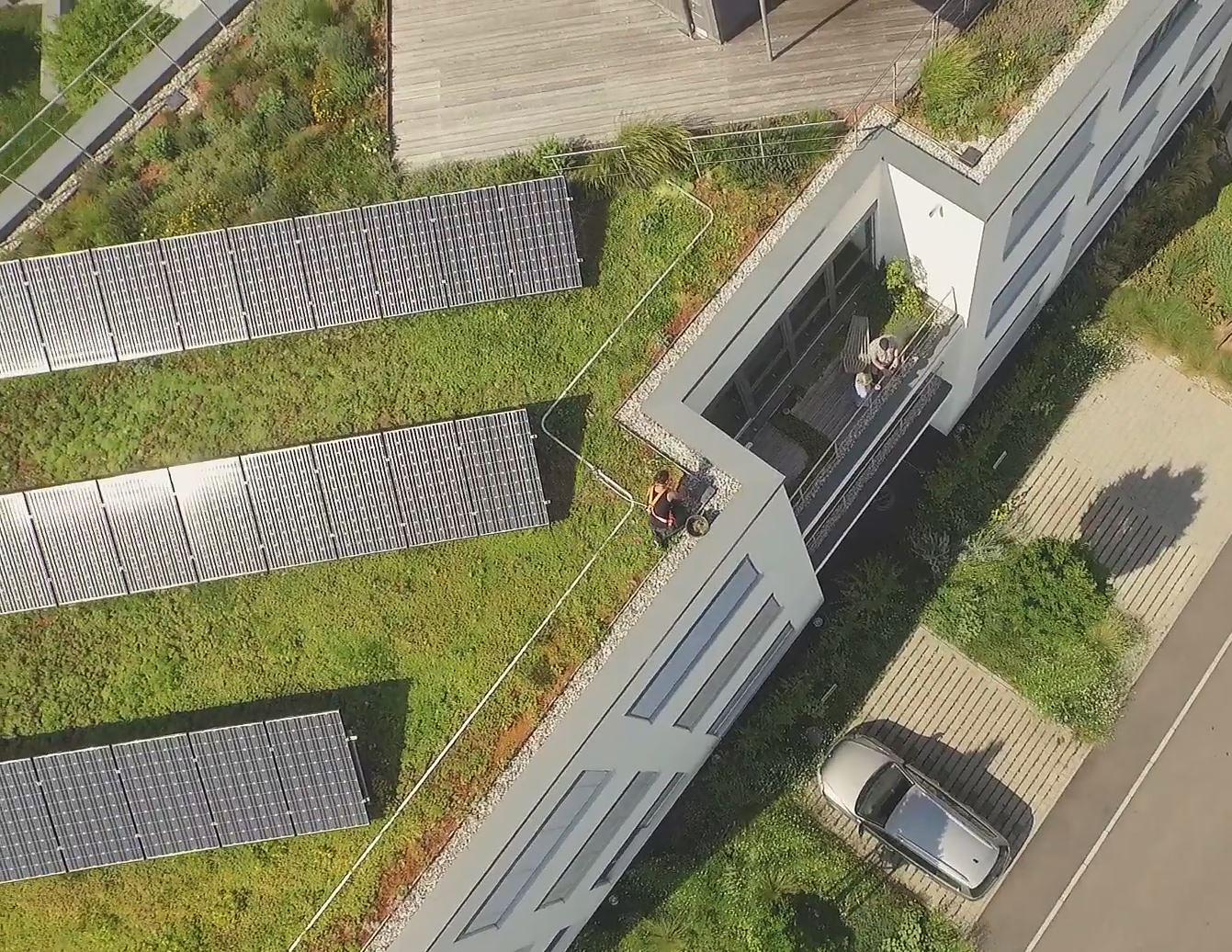 Green and solar – 4 % increase in yield | ZinCo Green Roof Systems